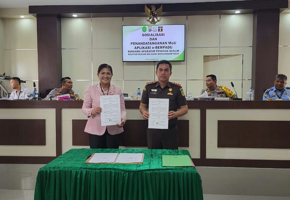 Kajari Elwin - Ketua Pengadilan Negeri Kotamobagu Teken MoU Aplikasi e-BERPADU - Tagar-News.com